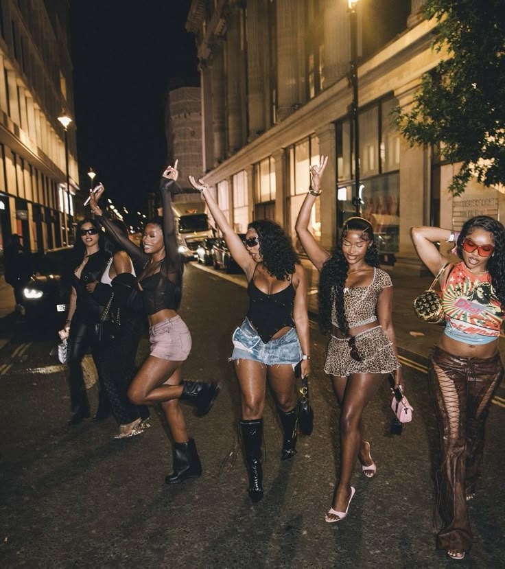 5 Key Players for a Successful Girls’ Night Out